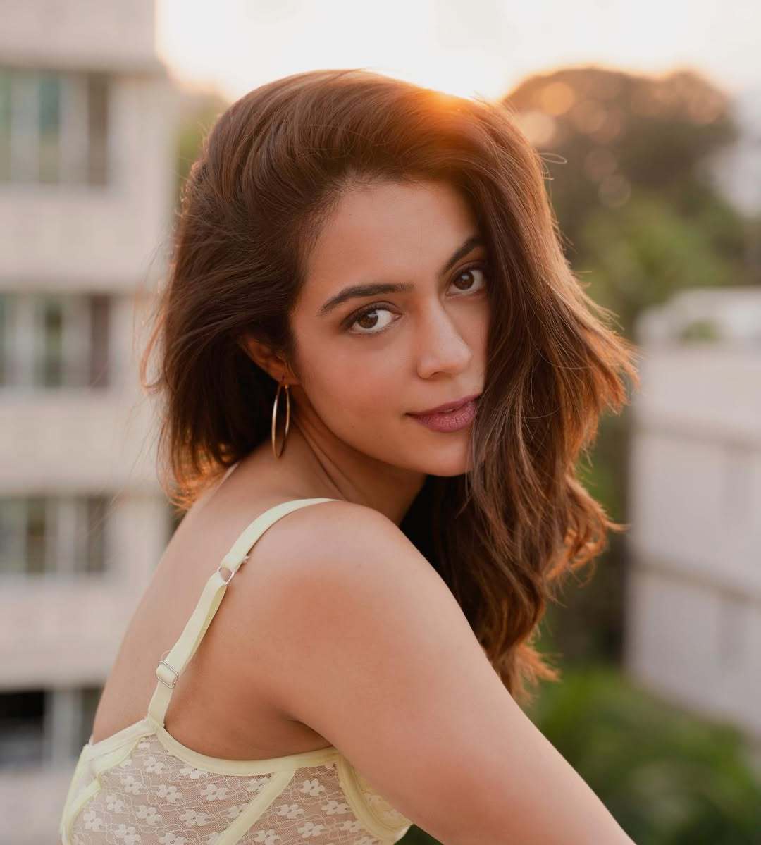 Anya Singh Photos, Images & Latest Pics Collection