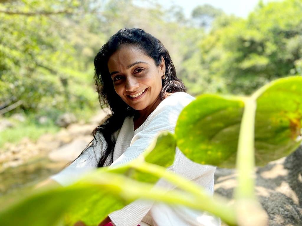 Meera Vasudevan Photos – Latest Pics & HD Images