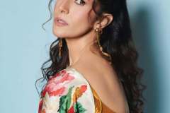 Nimrat Kaur Photos – Latest Images, Pics & HD Gallery