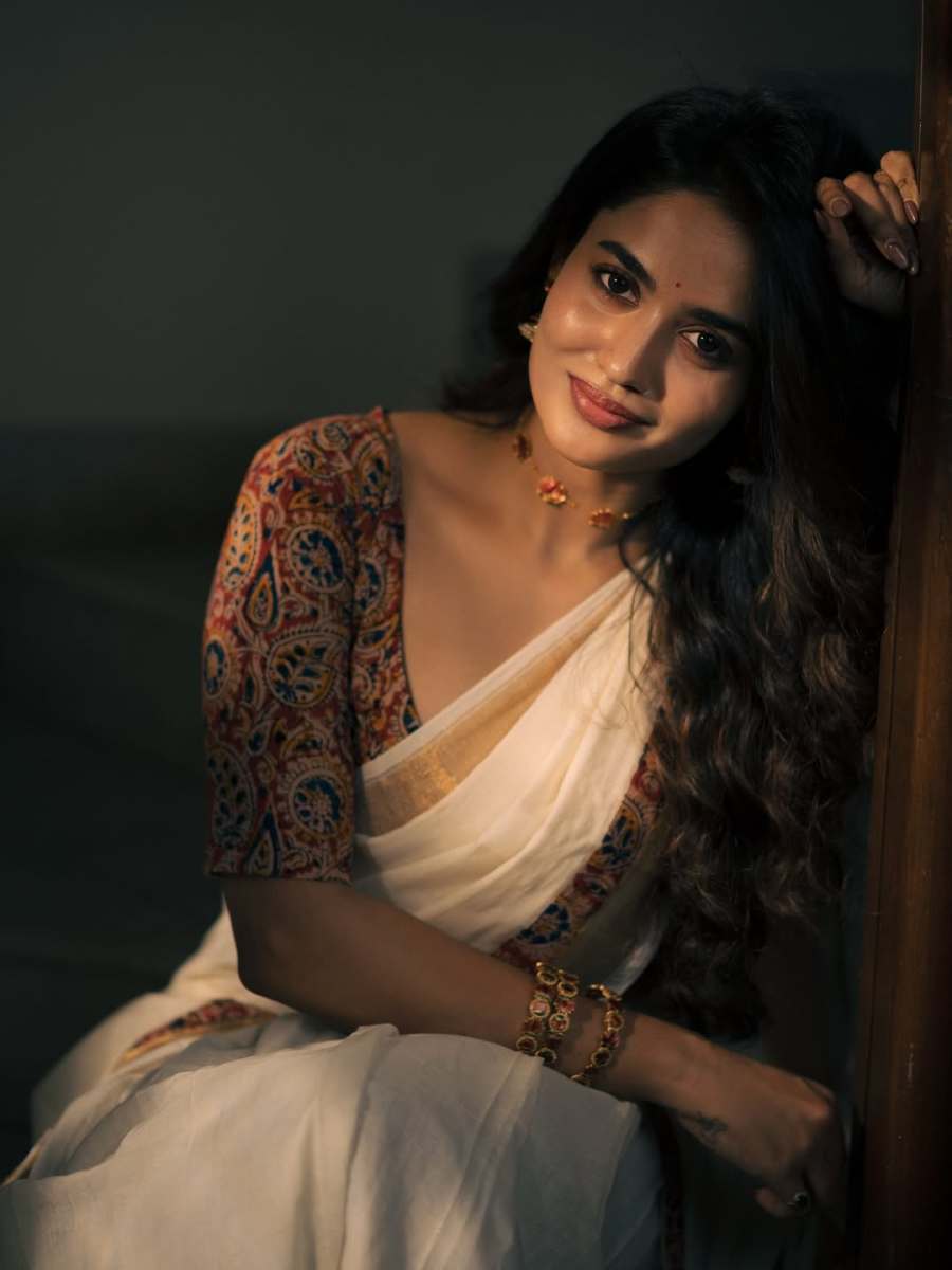 Teju Ashwini Photos – Stunning HD Pics & Gallery