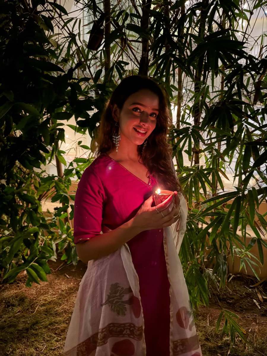 Triptii Dimri Photos: Stunning Images & Latest Looks